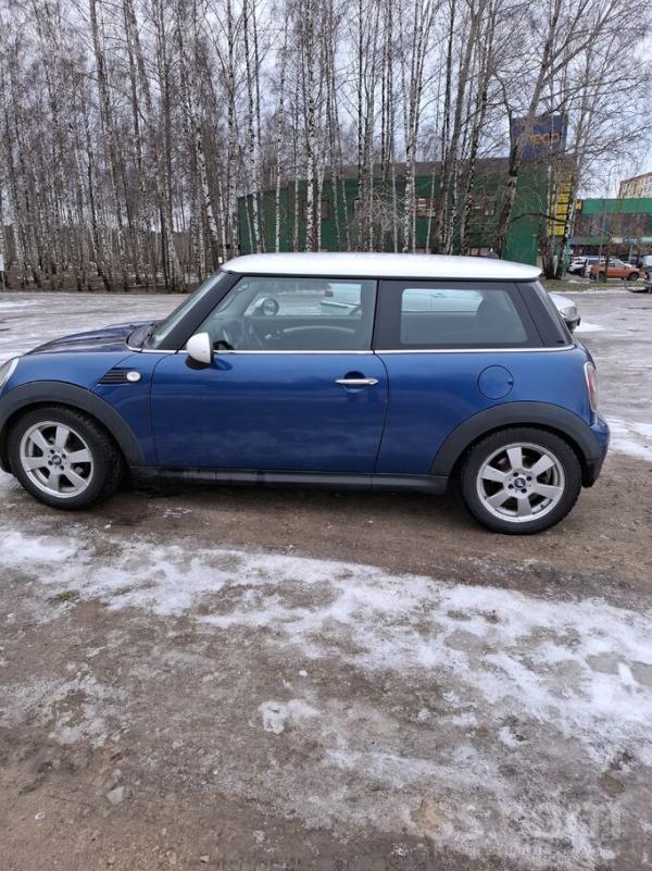 Blue MINI Cooper 2008 in Riga, with an engine capacity of 1.60 L and mileage of 250 thousand km for 1500 €, photo 2 on AUTOMOTO.COM.LV