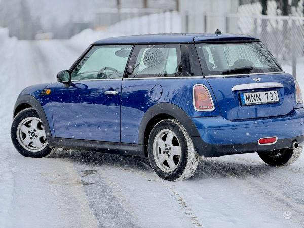 Blue MINI Cooper 2008 in Vilnius, with an engine capacity of 1.40 L and mileage of 134 thousand km for 2900 €, photo 2 on AUTOMOTO.COM.LV