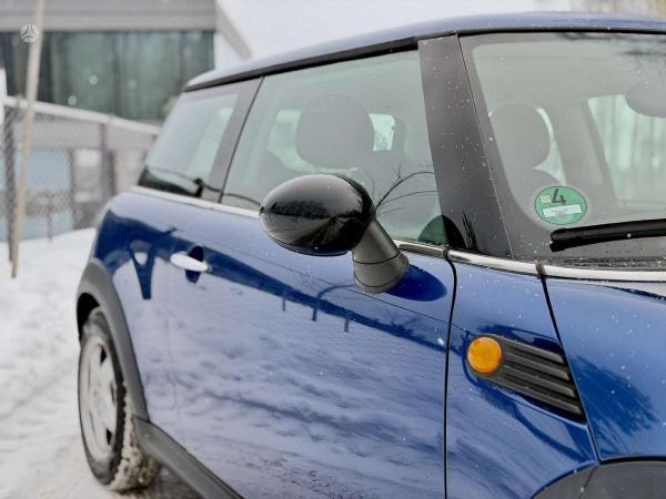 Blue MINI Cooper 2008 in Vilnius, with an engine capacity of 1.40 L and mileage of 134 thousand km for 2900 €, photo 4 on AUTOMOTO.COM.LV
