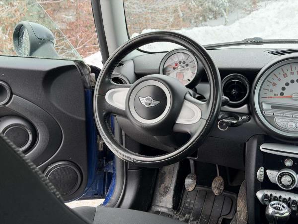 Blue MINI Cooper 2008 in Vilnius, with an engine capacity of 1.40 L and mileage of 134 thousand km for 2900 €, photo 7 on AUTOMOTO.COM.LV
