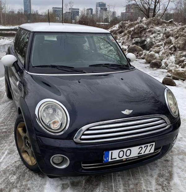 Blue MINI Cooper 2008 in Vilnius, with an engine capacity of 1.60 L and mileage of 216 thousand km for 1399 €, photo 2 on AUTOMOTO.COM.LV