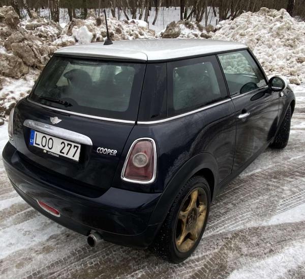 Blue MINI Cooper 2008 in Vilnius, with an engine capacity of 1.60 L and mileage of 216 thousand km for 1399 €, photo 3 on AUTOMOTO.COM.LV