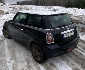 Blue MINI Cooper 2008 in Vilnius, with an engine capacity of 1.60 L and mileage of 216 thousand km for 1399 €, photo 4 on AUTOMOTO.COM.LV