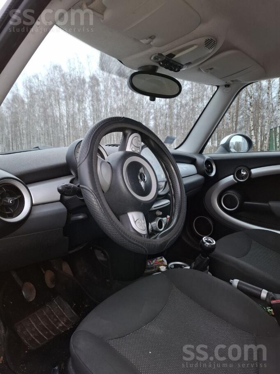 Blue MINI Cooper 2008 in Riga, with an engine capacity of 1.60 L and mileage of 250 thousand km for 1200 €, photo 3 on AUTOMOTO.COM.LV
