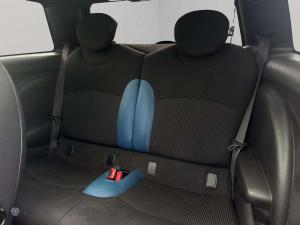 Blue MINI Cooper 2008 in Klaipeda, with an engine capacity of 1.60 L and mileage of 174 thousand km for 4499 €, photo 13 on AUTOMOTO.COM.LV