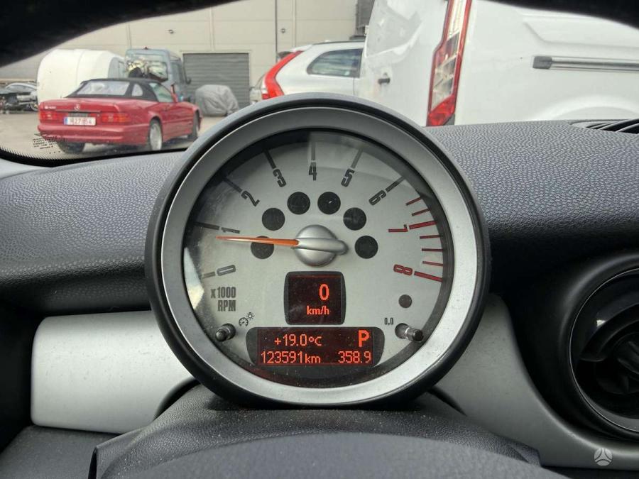 Zils MINI Cooper 2008 Viļņa, ar dzinēja tilpumu 1.60 L un nobraukumu 123 tūkst. km par 3600 €, foto 14 vietnē AUTOMOTO.COM.LV