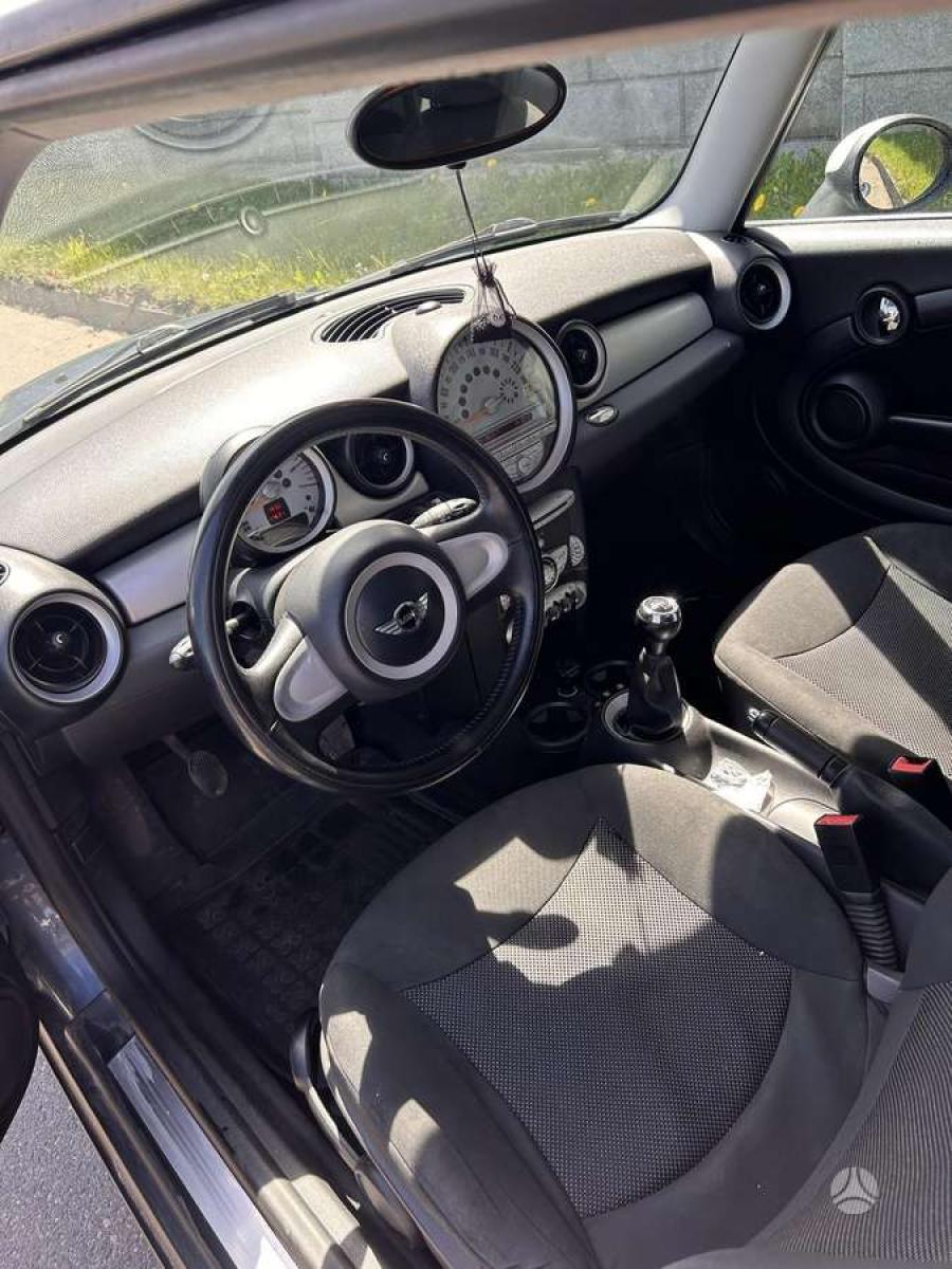 Blue MINI Cooper 2009 in Klaipeda, with an engine capacity of 1.60 L and mileage of 180 thousand km for 1600 €, photo 5 on AUTOMOTO.COM.LV