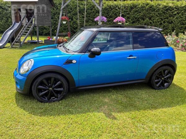 Blue MINI Cooper 2011 in Riga, with an engine capacity of 1.60 L and mileage of 217 thousand km for 4250 €, photo 4 on AUTOMOTO.COM.LV