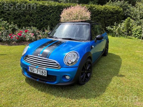 Blue MINI Cooper 2011 in Riga, with an engine capacity of 1.60 L and mileage of 217 thousand km for 4250 €, photo 6 on AUTOMOTO.COM.LV