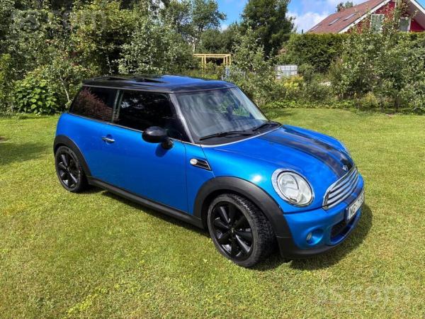 Blue MINI Cooper 2011 in Riga, with an engine capacity of 1.60 L and mileage of 217 thousand km for 4250 €, photo 8 on AUTOMOTO.COM.LV