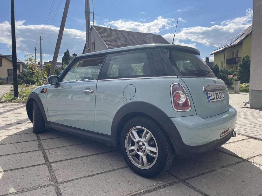 Blue MINI Cooper 2011 in Alytus, with an engine capacity of 1.56 L and mileage of 237 thousand km for 3250 €, photo 6 on AUTOMOTO.COM.LV