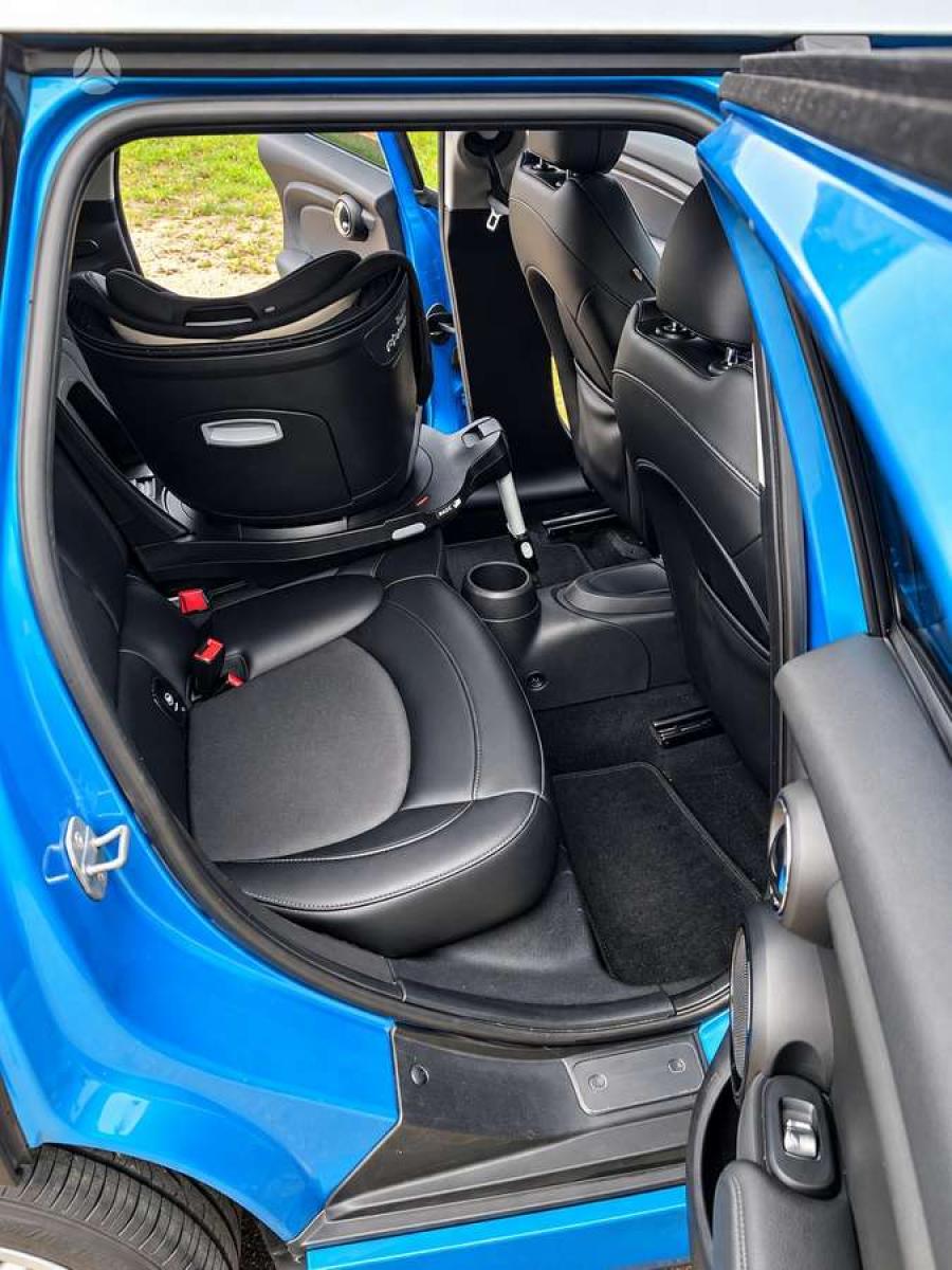 Blue MINI Cooper 2015 in Vilnius, with an engine capacity of 1.50 L and mileage of 199 thousand km for 9490 €, photo 14 on AUTOMOTO.COM.LV