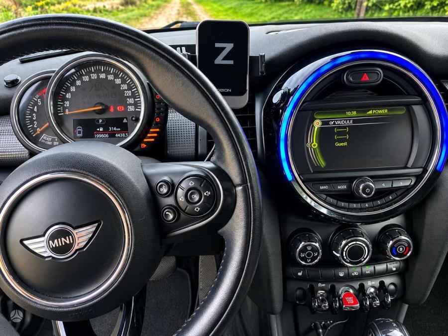 Blue MINI Cooper 2015 in Vilnius, with an engine capacity of 1.50 L and mileage of 199 thousand km for 9490 €, photo 17 on AUTOMOTO.COM.LV