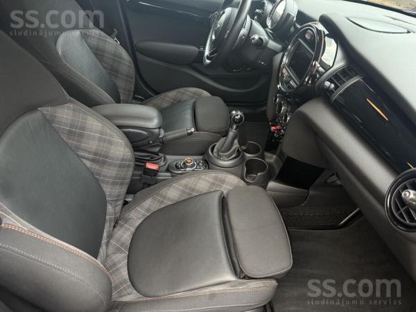 Blue MINI Cooper 2017 in Ogre, with an engine capacity of 1.50 L and mileage of 267 thousand km for 8490 €, photo 7 on AUTOMOTO.COM.LV