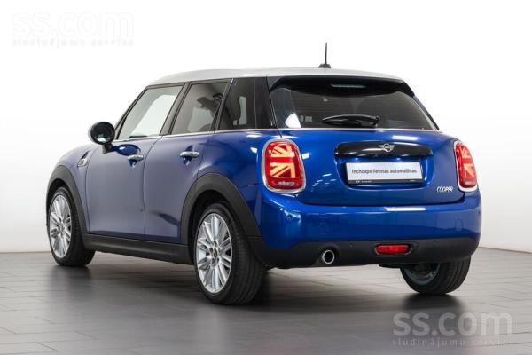 Blue MINI Cooper 2020 in Riga, with an engine capacity of 1.50 L and mileage of 53 thousand km for 15500 €, photo 2 on AUTOMOTO.COM.LV