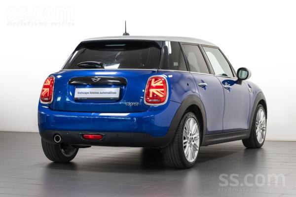 Blue MINI Cooper 2020 in Riga, with an engine capacity of 1.50 L and mileage of 53 thousand km for 15500 €, photo 3 on AUTOMOTO.COM.LV