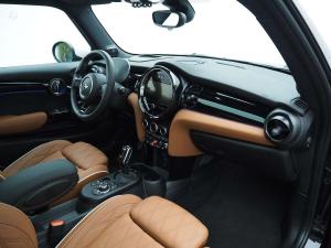 Blue MINI Cooper 2023 in Vilnius, with an engine capacity of 2.00 L and mileage of 11 thousand km for 34900 €, photo 15 on AUTOMOTO.COM.LV
