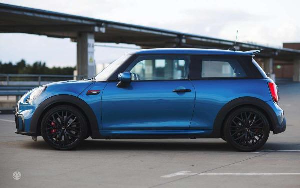 Zils MINI Cooper 2023 Viļņa, ar dzinēja tilpumu 2.00 L un nobraukumu 21 tūkst. km par 31000 €, foto 7 vietnē AUTOMOTO.COM.LV