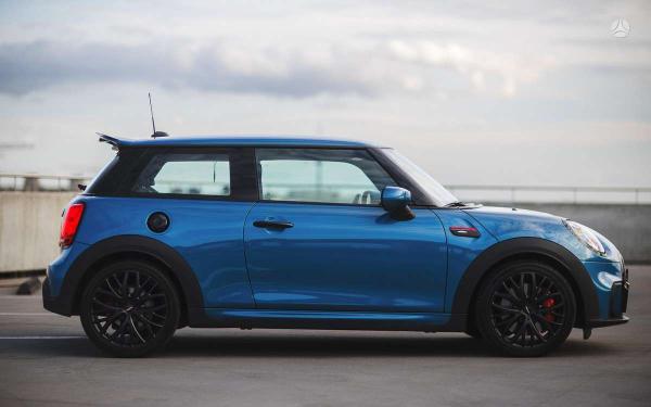 Zils MINI Cooper 2023 Viļņa, ar dzinēja tilpumu 2.00 L un nobraukumu 21 tūkst. km par 31000 €, foto 10 vietnē AUTOMOTO.COM.LV