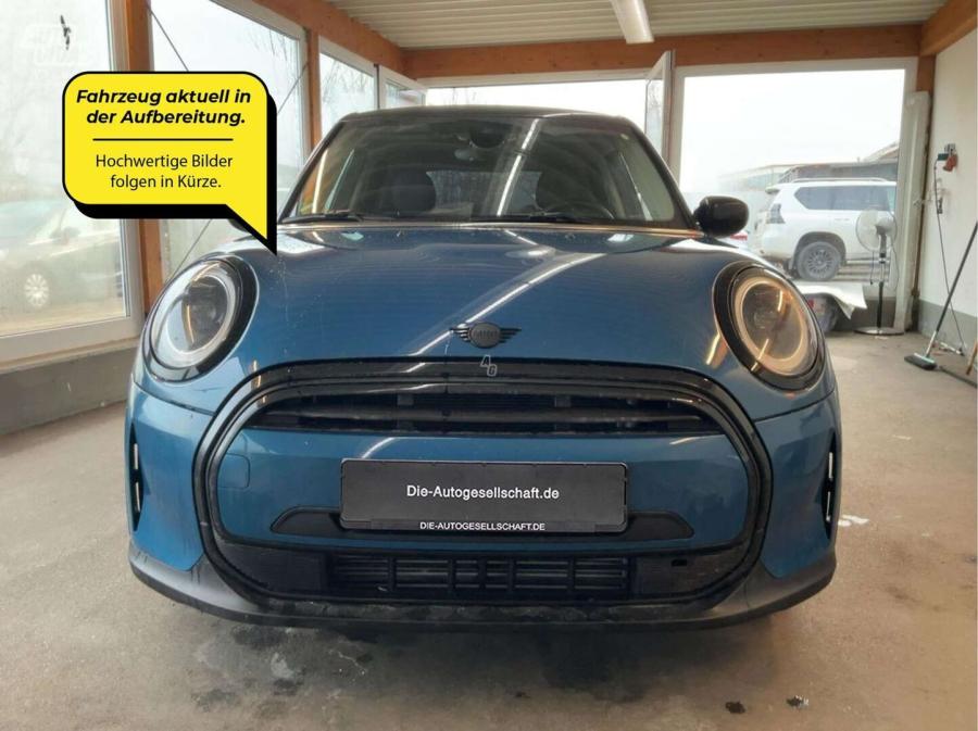 Blue MINI Cooper 2023 in Kaunas, with an engine capacity of 1.50 L and mileage of 21 thousand km for 28570 €, photo 2 on AUTOMOTO.COM.LV