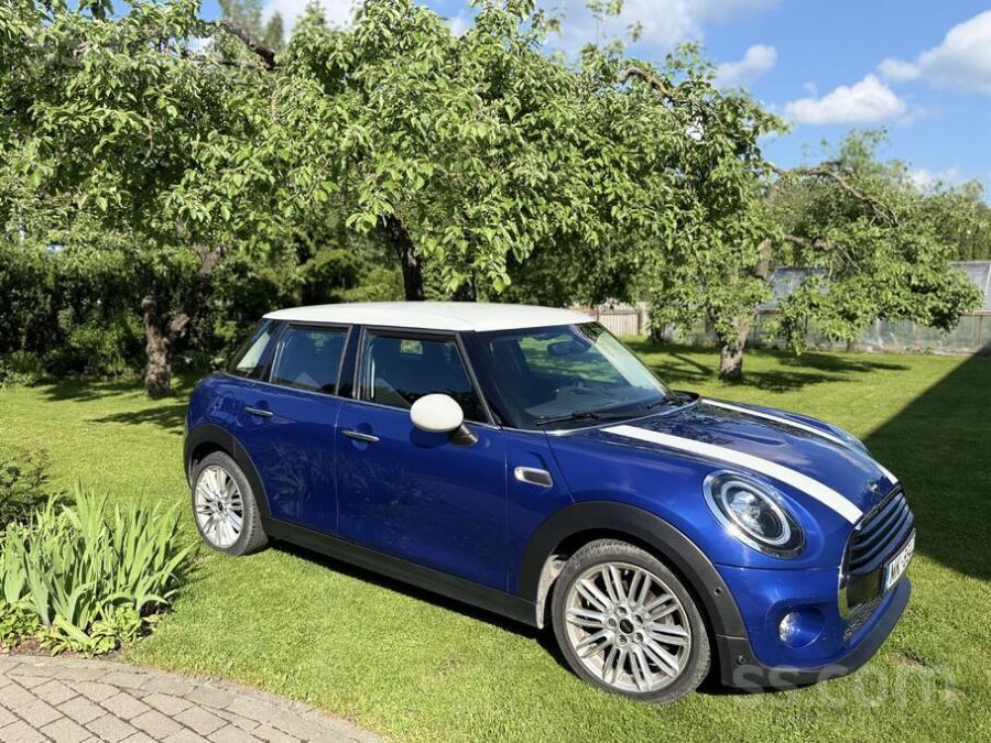 Blue MINI Cooper 2020 in Riga, with an engine capacity of 1.50 L and mileage of 55 thousand km for 15200 €, photo 1 on AUTOMOTO.COM.LV