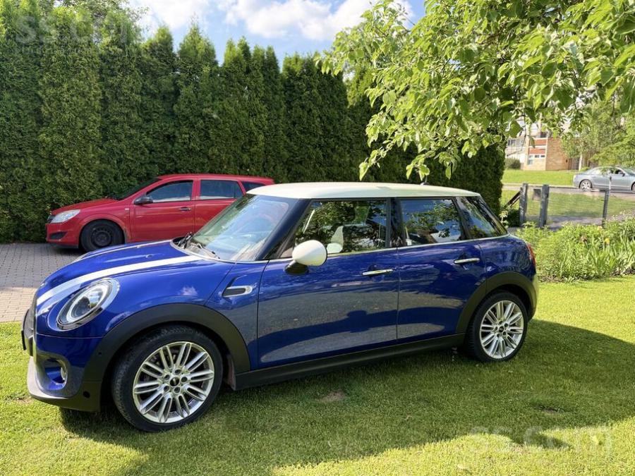 Blue MINI Cooper 2020 in Riga, with an engine capacity of 1.50 L and mileage of 55 thousand km for 15200 €, photo 3 on AUTOMOTO.COM.LV