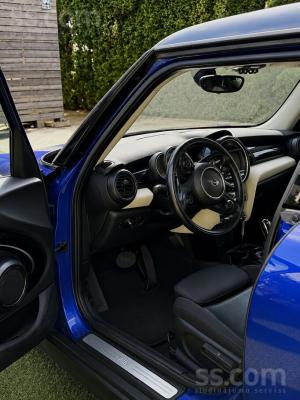 Blue MINI Cooper 2020 in Riga, with an engine capacity of 1.50 L and mileage of 55 thousand km for 15200 €, photo 7 on AUTOMOTO.COM.LV