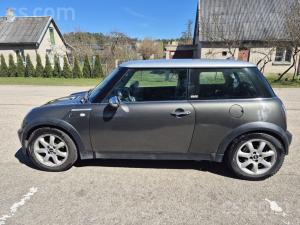 Brown MINI Cooper 2005 in Riga, with an engine capacity of 1.60 L and mileage of 224 thousand km for 2150 €, photo 5 on AUTOMOTO.COM.LV