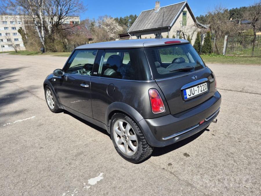 Brown MINI Cooper 2005 in Riga, with an engine capacity of 1.60 L and mileage of 224 thousand km for 2150 €, photo 6 on AUTOMOTO.COM.LV
