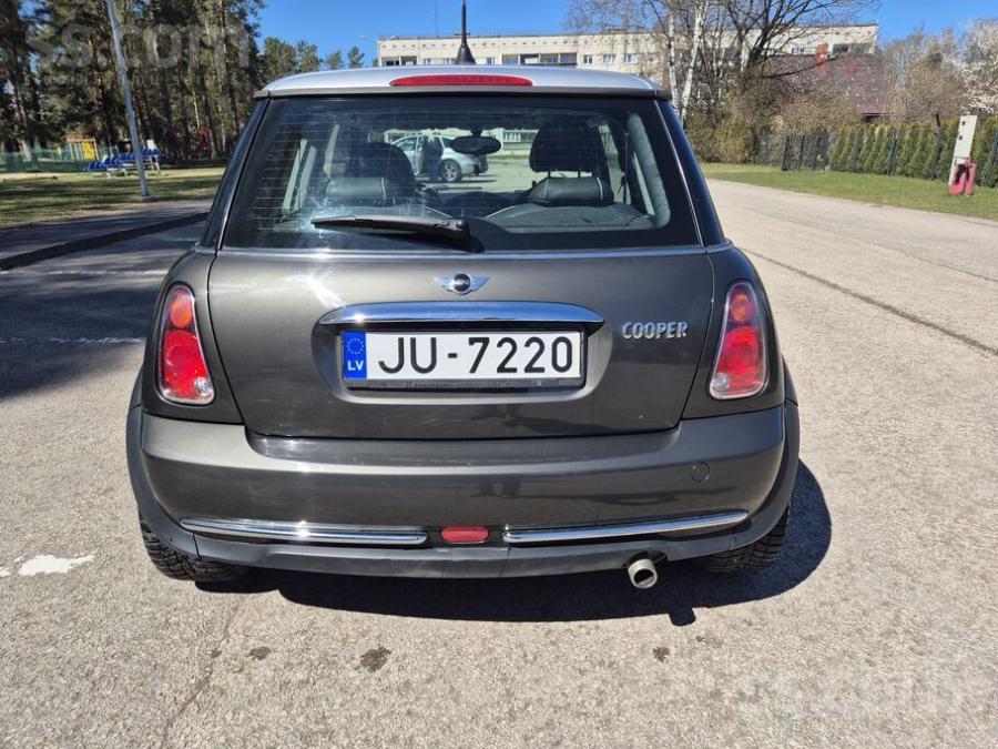 Brown MINI Cooper 2005 in Riga, with an engine capacity of 1.60 L and mileage of 224 thousand km for 2150 €, photo 7 on AUTOMOTO.COM.LV