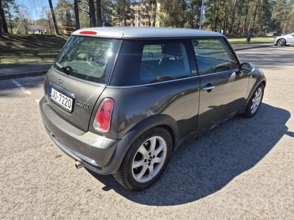 Brūns MINI Cooper 2005 Rīga, ar dzinēja tilpumu 1.60 L un nobraukumu 224 tūkst. km par 2150 €, foto 7 vietnē AUTOMOTO.COM.LV