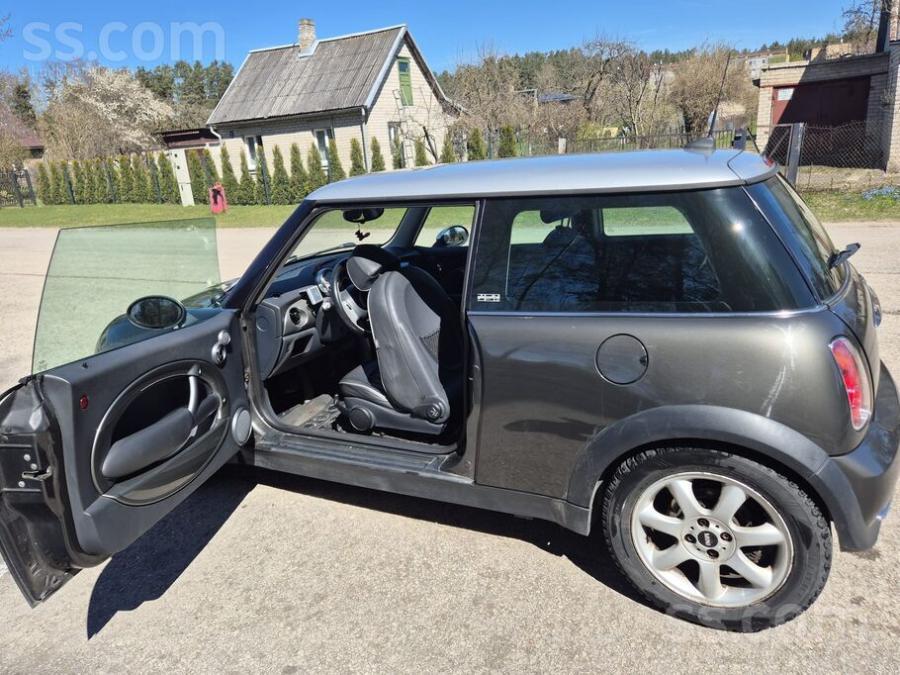 Brown MINI Cooper 2005 in Riga, with an engine capacity of 1.60 L and mileage of 224 thousand km for 2150 €, photo 10 on AUTOMOTO.COM.LV
