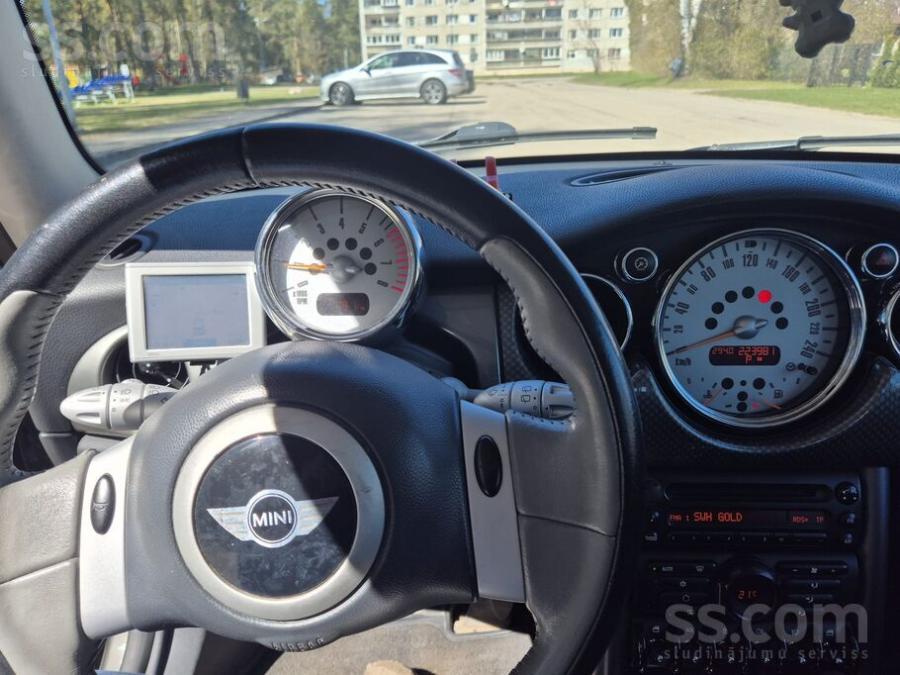 Brown MINI Cooper 2005 in Riga, with an engine capacity of 1.60 L and mileage of 224 thousand km for 2150 €, photo 13 on AUTOMOTO.COM.LV