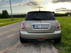 Brown MINI Cooper 2008 in Riga, with an engine capacity of 1.60 L and mileage of 193 thousand km for 2500 €, photo 4 on AUTOMOTO.COM.LV