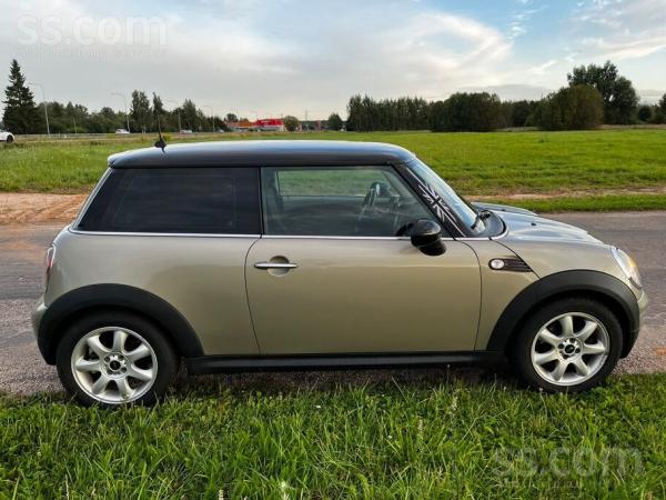 Brown MINI Cooper 2008 in Riga, with an engine capacity of 1.60 L and mileage of 193 thousand km for 2500 €, photo 5 on AUTOMOTO.COM.LV