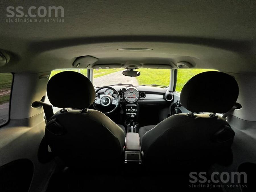 Brown MINI Cooper 2008 in Riga, with an engine capacity of 1.60 L and mileage of 193 thousand km for 2500 €, photo 13 on AUTOMOTO.COM.LV