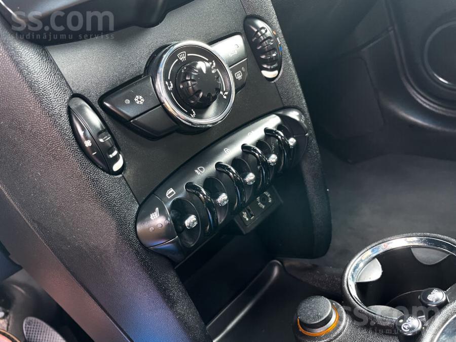 Brūns MINI Cooper 2011 Jelgava, ar dzinēja tilpumu 1.60 L un nobraukumu 152 tūkst. km par 4996 €, foto 10 vietnē AUTOMOTO.COM.LV