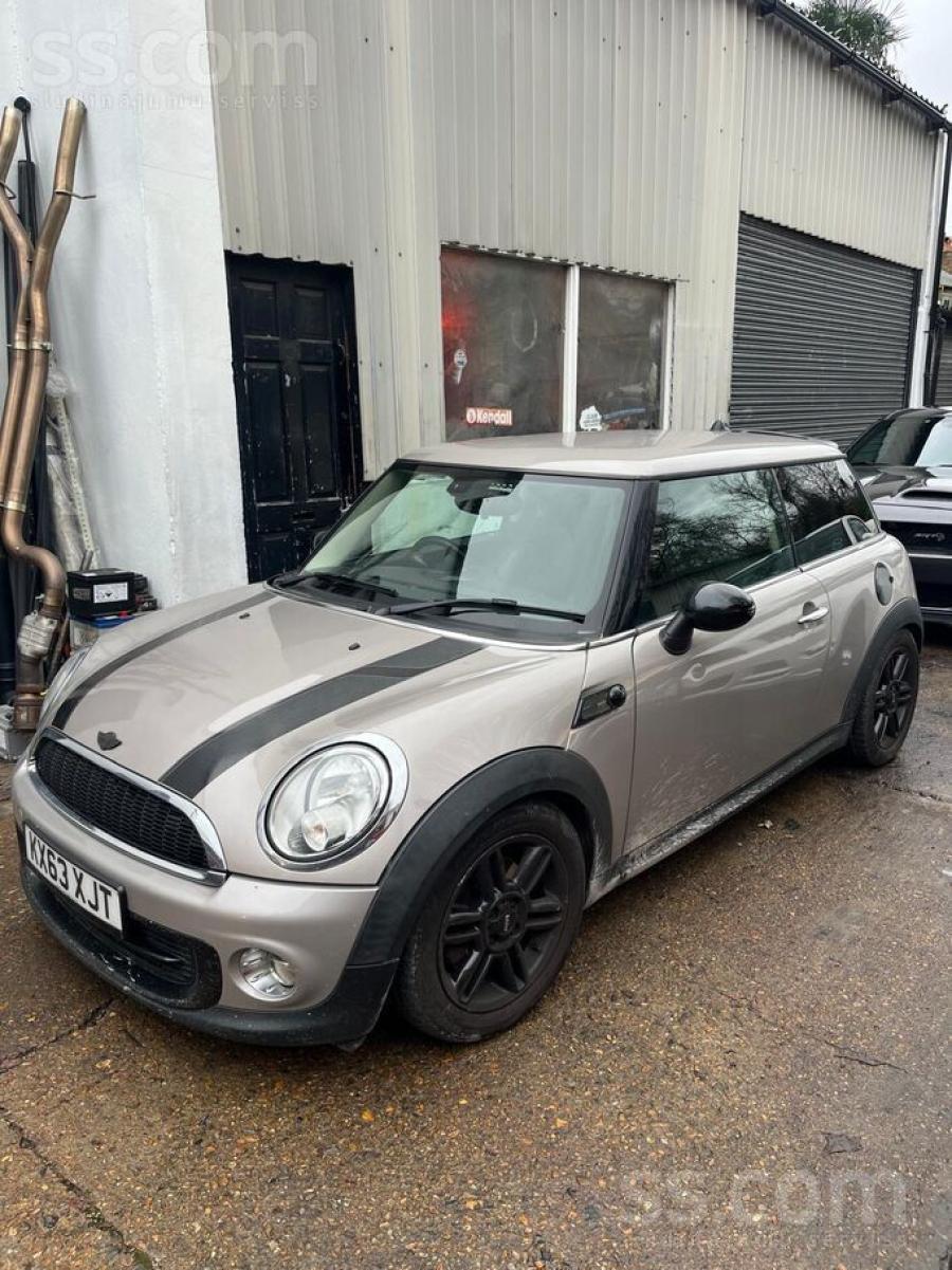 Brown MINI Cooper 2013 in Riga, with an engine capacity of 1.60 L and mileage of 168 thousand km for 3900 €, photo 4 on AUTOMOTO.COM.LV