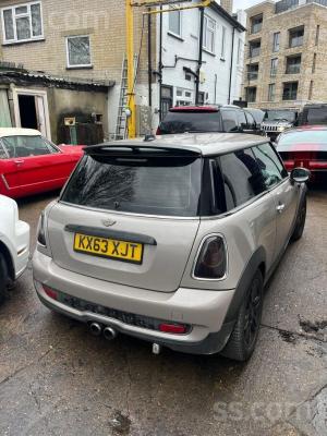 Brown MINI Cooper 2013 in Riga, with an engine capacity of 1.60 L and mileage of 168 thousand km for 3900 €, photo 5 on AUTOMOTO.COM.LV