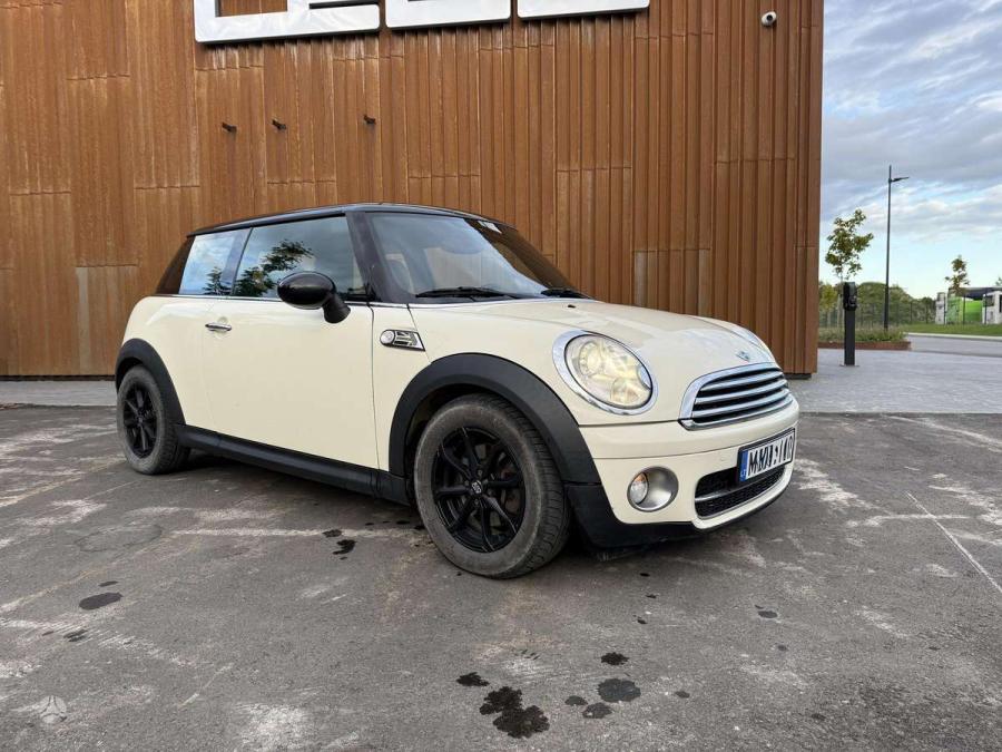 Brown MINI Cooper 2008 in Klaipeda, with an engine capacity of 1.56 L and mileage of 330 thousand km for 2800 €, photo 1 on AUTOMOTO.COM.LV