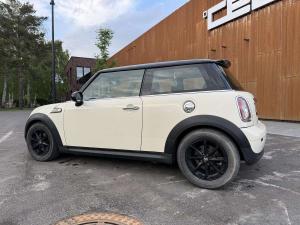 Brown MINI Cooper 2008 in Klaipeda, with an engine capacity of 1.56 L and mileage of 330 thousand km for 2800 €, photo 5 on AUTOMOTO.COM.LV