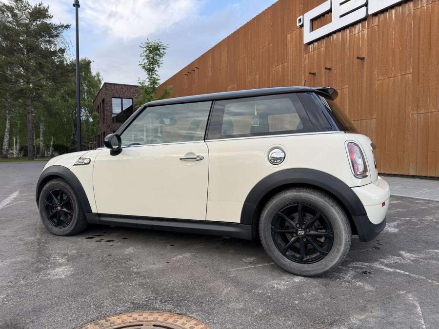 Brown MINI Cooper 2008 in Klaipeda, with an engine capacity of 1.56 L and mileage of 330 thousand km for 2800 €, photo 5 on AUTOMOTO.COM.LV