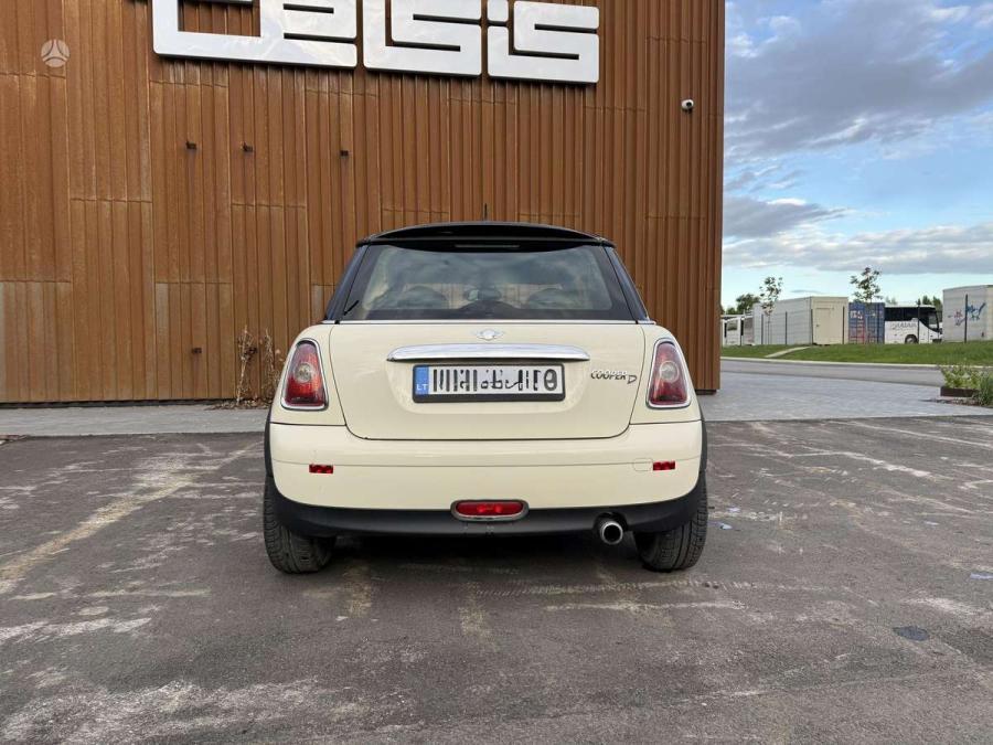 Brown MINI Cooper 2008 in Klaipeda, with an engine capacity of 1.56 L and mileage of 330 thousand km for 2800 €, photo 7 on AUTOMOTO.COM.LV