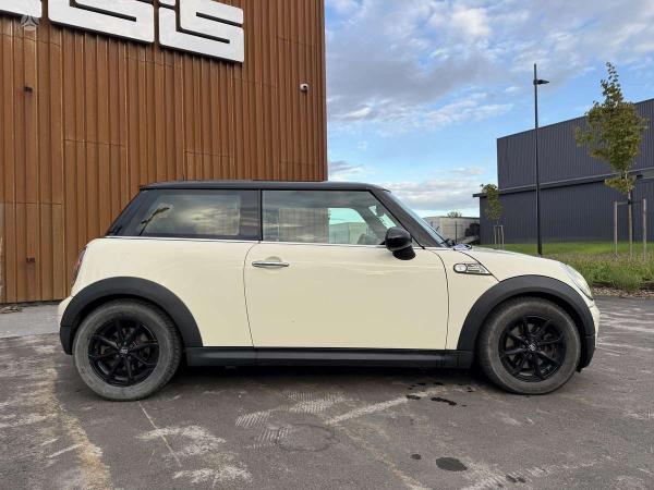 Brown MINI Cooper 2008 in Klaipeda, with an engine capacity of 1.56 L and mileage of 330 thousand km for 2800 €, photo 8 on AUTOMOTO.COM.LV