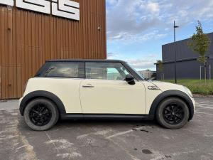 Brown MINI Cooper 2008 in Klaipeda, with an engine capacity of 1.56 L and mileage of 330 thousand km for 2800 €, photo 9 on AUTOMOTO.COM.LV