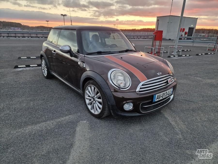 Brown MINI Cooper 2010 in Vilnius, with an engine capacity of 1.60 L and mileage of 148 thousand km for 6500 €, photo 2 on AUTOMOTO.COM.LV