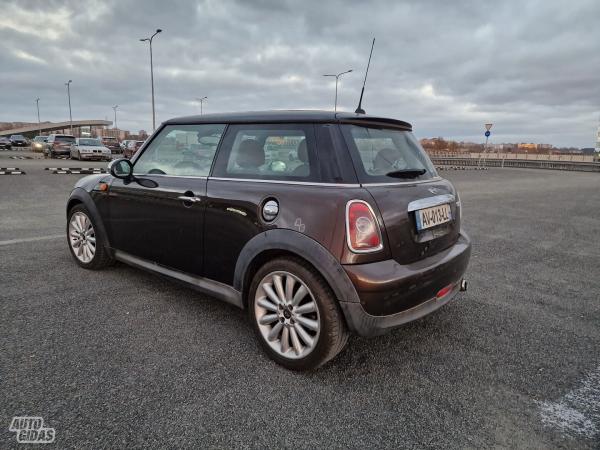 Brūns MINI Cooper 2010 Viļņa, ar dzinēja tilpumu 1.60 L un nobraukumu 148 tūkst. km par 6500 €, foto 3 vietnē AUTOMOTO.COM.LV