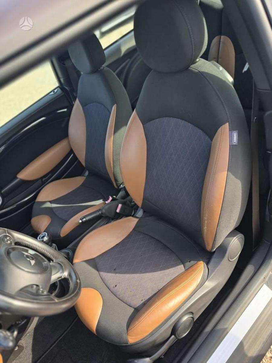 Brūns MINI Cooper 2011 Tauragė, ar dzinēja tilpumu 1.56 L un nobraukumu 155 tūkst. km par 4200 €, foto 13 vietnē AUTOMOTO.COM.LV
