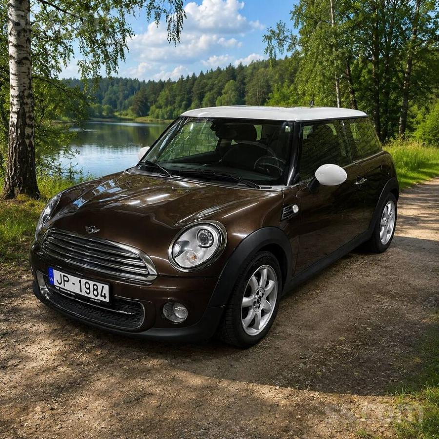 Brown MINI Cooper 2013 in Riga, with an engine capacity of 2.00 L and mileage of 128 thousand km for 9950 €, photo 3 on AUTOMOTO.COM.LV