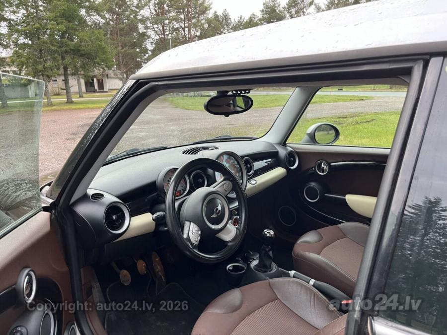 Brown MINI Cooper 2009 in Tallinn, with an engine capacity of 1.60 L and mileage of 231 thousand km for 3799 €, photo 12 on AUTOMOTO.COM.LV